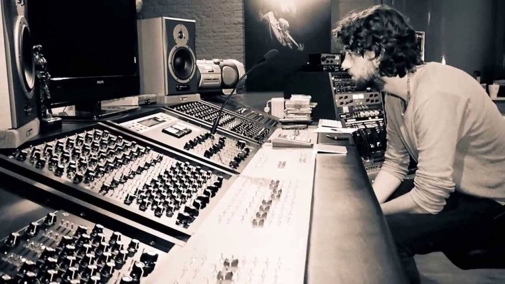 [2023 Guide] How To Mix Music – 20 Steps To Mix Your Tracks Like a Pro ...